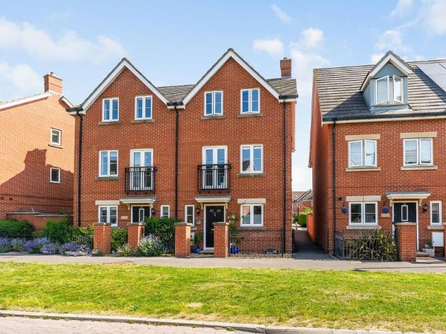 4 bedroom semi detached house for sale