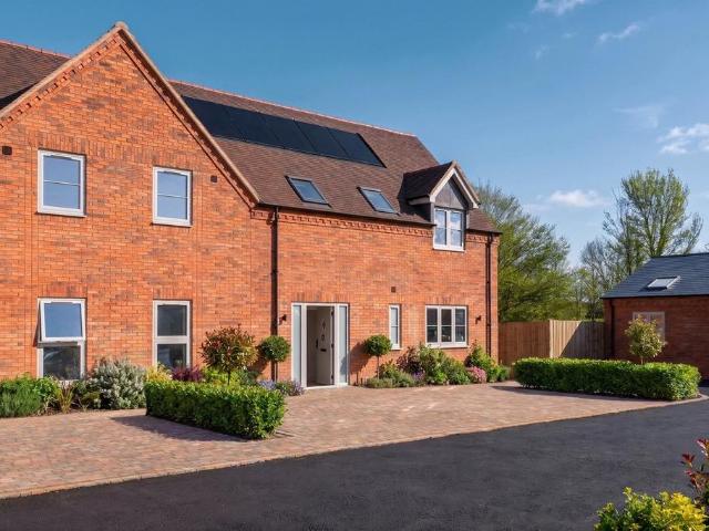 4 bedroom semi detached house for sale
