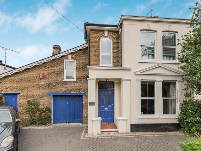 4 bedroom semi detached house for sale