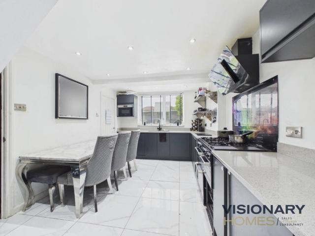 4 bedroom semi detached house for sale