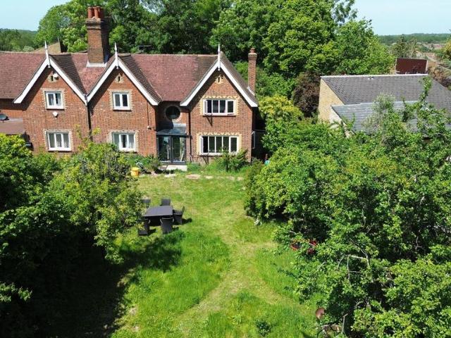 4 bedroom semi detached house for sale