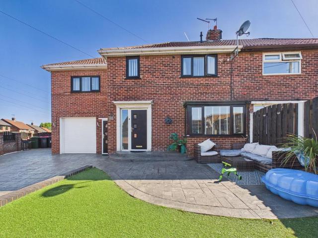 4 bedroom semi detached house for sale