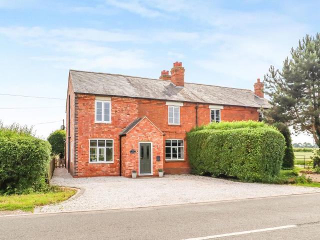 4 bedroom semi detached house for sale