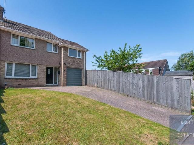 4 bedroom semi detached house for sale
