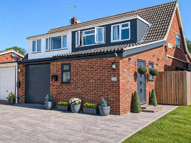 4 bedroom semi detached house for sale