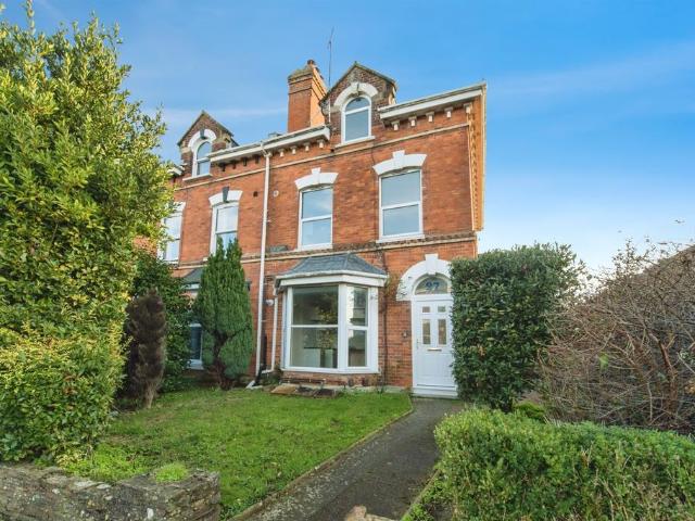 4 bedroom semi detached house for sale