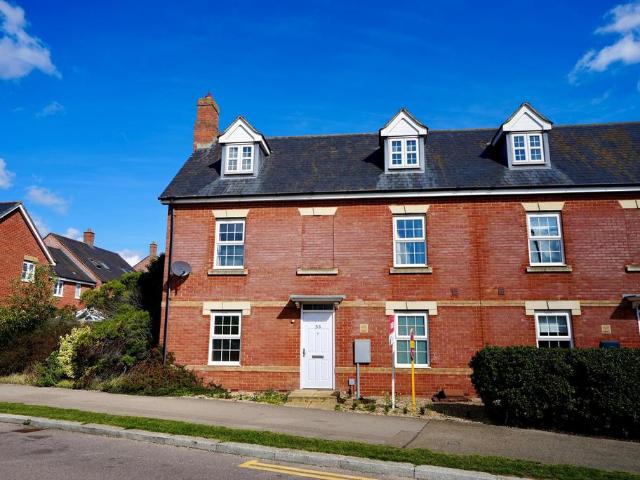 4 bedroom semi detached house for sale
