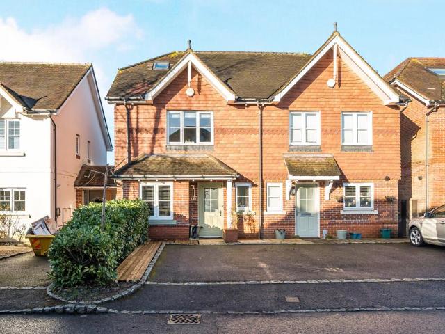 4 bedroom semi detached house for sale