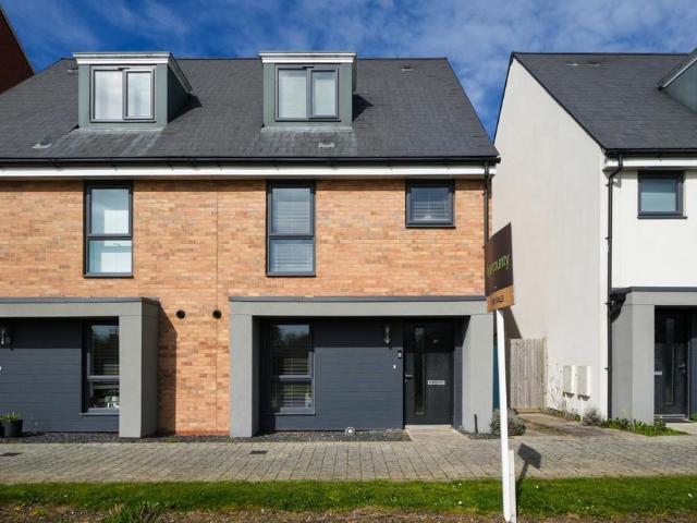 4 bedroom semi detached house for sale