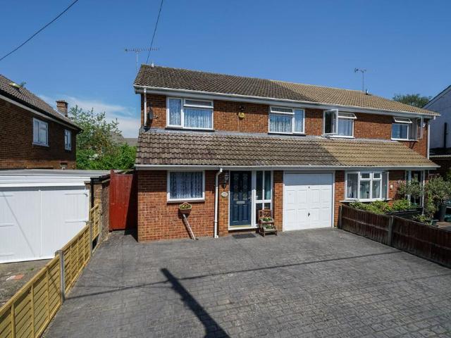 4 bedroom semi detached house for sale