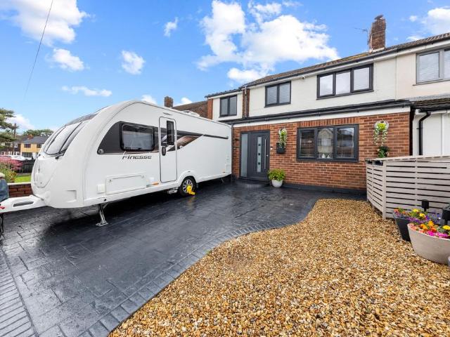4 bedroom semi detached house for sale