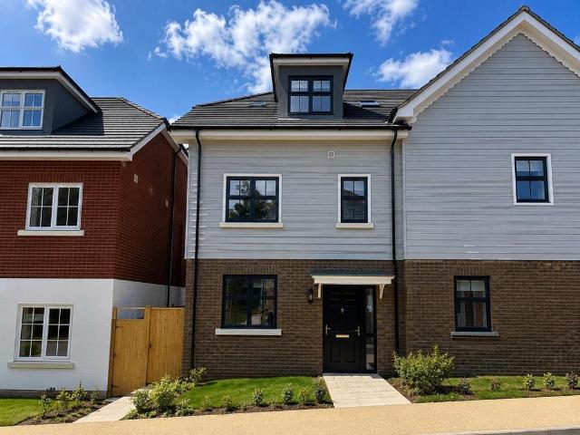 4 bedroom semi detached house for sale