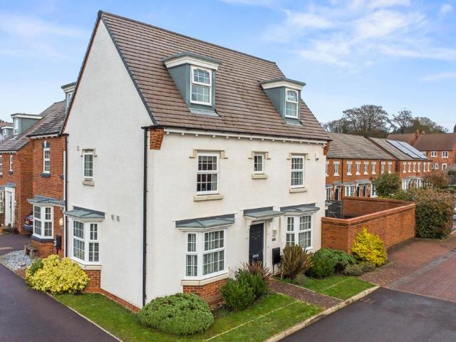 4 bedroom semi detached house for sale