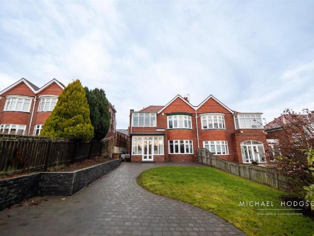4 bedroom semi detached house for sale