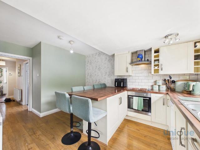 4 bedroom bungalow for sale