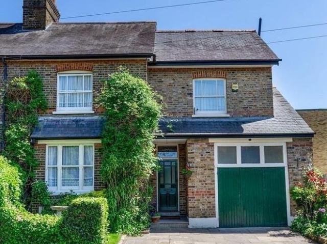 4 bedroom semi detached house for sale