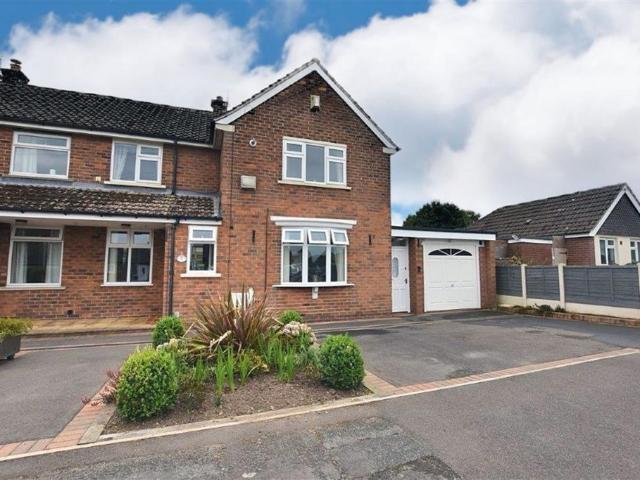 4 bedroom semi detached house for sale