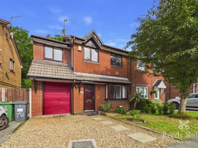4 bedroom semi detached house for sale