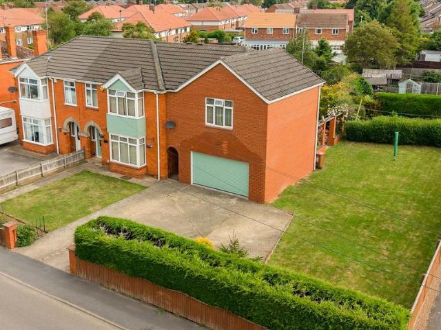 4 bedroom semi detached house for sale