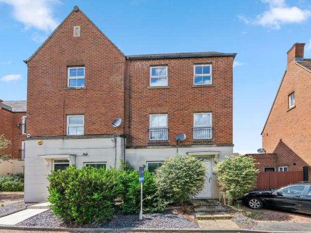 4 bedroom semi detached house for sale