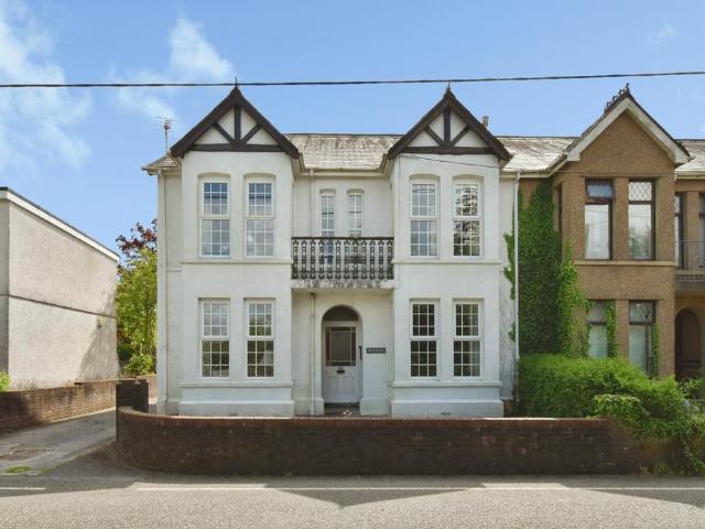 4 bedroom semi detached house for sale