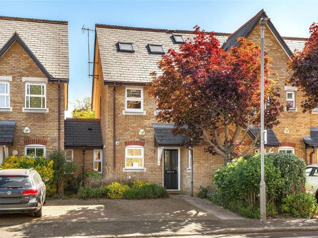 4 bedroom semi detached house for sale