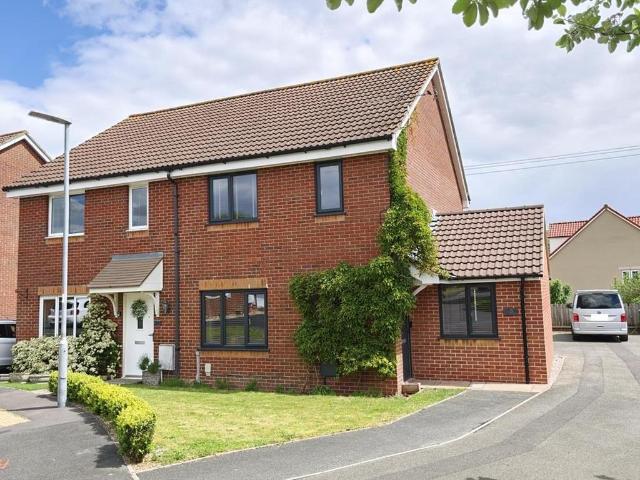 4 bedroom semi detached house for sale