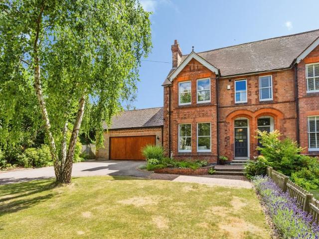 4 bedroom semi detached house for sale