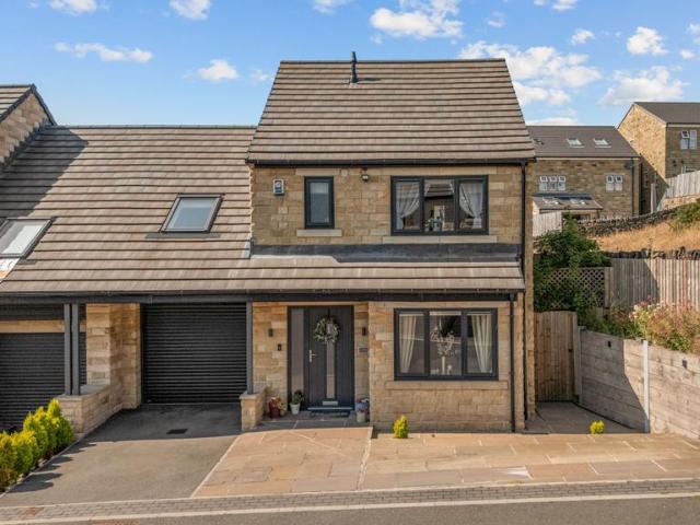 4 bedroom semi detached house for sale