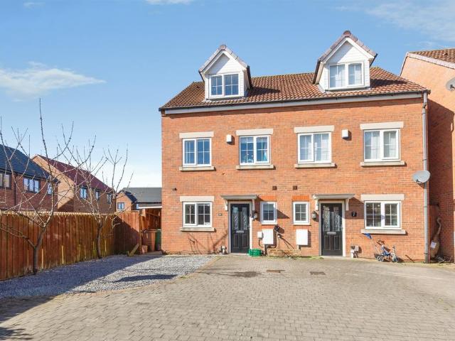 4 bedroom semi detached house for sale