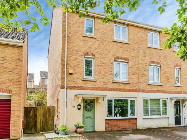 4 bedroom semi detached house for sale