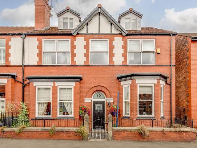 4 bedroom semi detached house for sale
