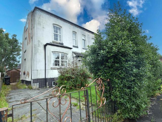 4 bedroom semi detached house for sale
