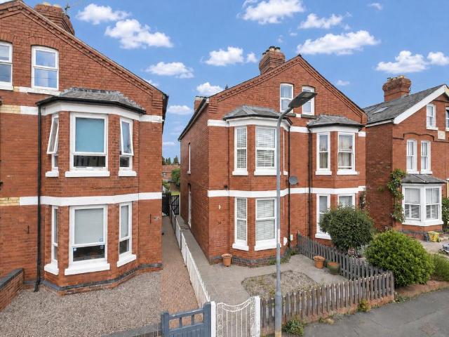 4 bedroom semi detached house for sale