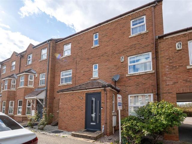 4 bedroom semi detached house for sale