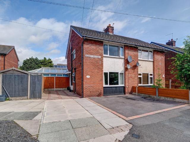 4 bedroom semi detached house for sale
