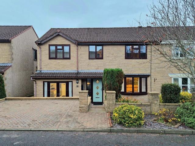 4 bedroom semi detached house for sale