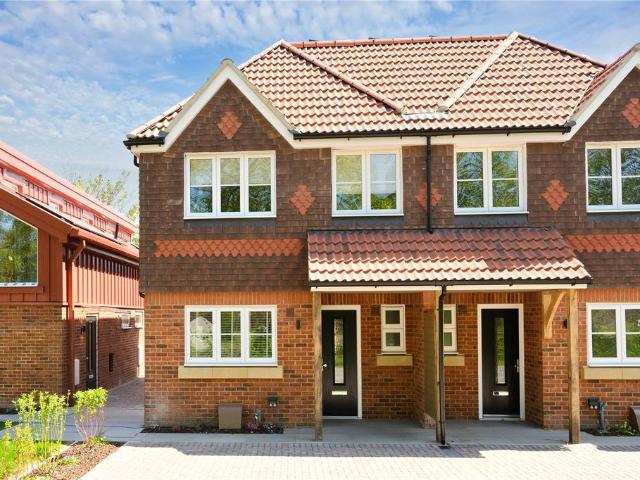 4 bedroom semi detached house for sale