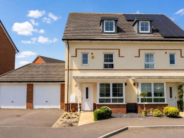 4 bedroom semi detached house for sale