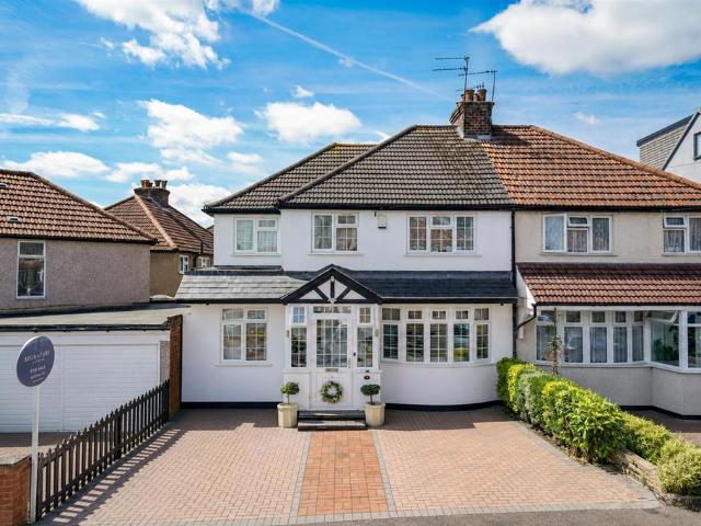 4 bedroom semi detached house for sale