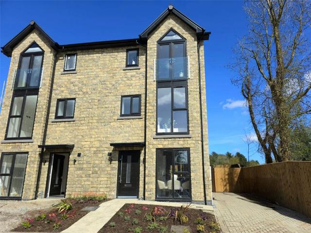 4 bedroom semi detached house for sale