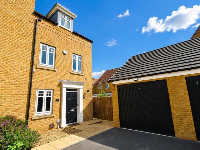 4 bedroom semi detached house for sale