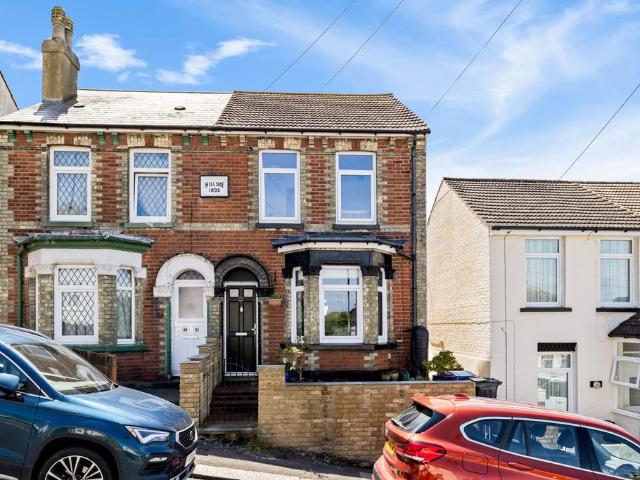 4 bedroom semi detached house for sale