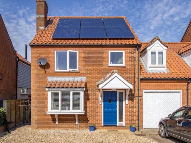 4 bedroom semi detached house for sale