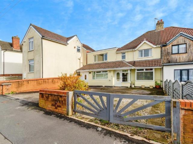 4 bedroom semi detached house for sale