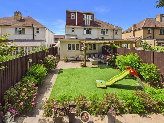 4 bedroom semi detached house for sale
