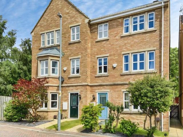 4 bedroom semi detached house for sale
