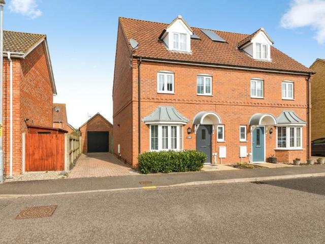 4 bedroom semi detached house for sale