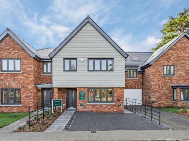 4 bedroom semi detached house for sale
