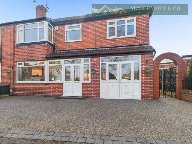 4 bedroom semi detached house for sale
